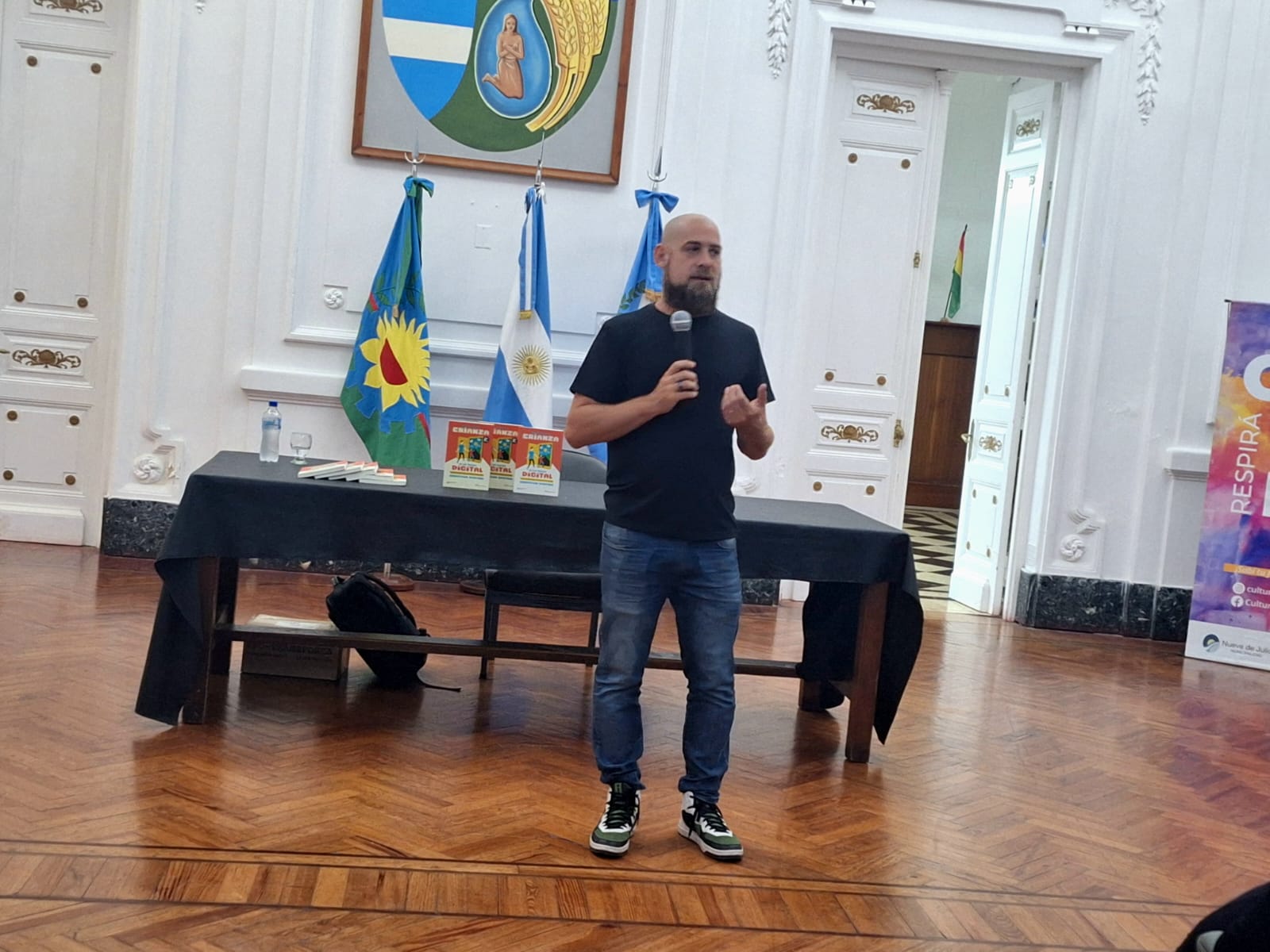 "Crianza entre pantallas", tema de una clarificadora charla a cargo de ...