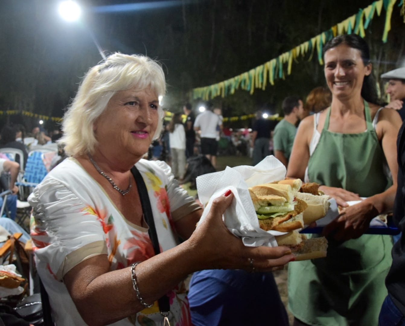 Exito total de La Fiesta de la Milanesa en Norumbega | La Trocha ...